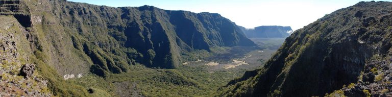 15. Le massif du Piton de la Fournaise